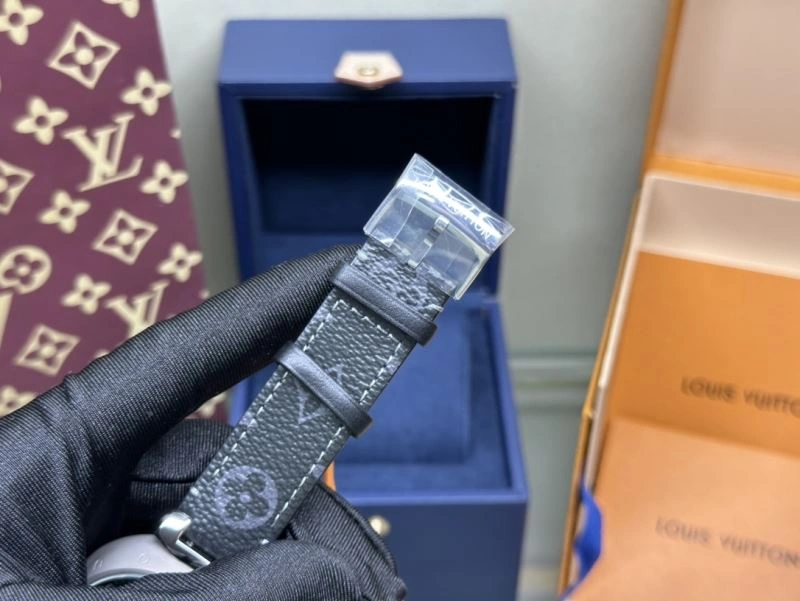 Original LOUIS VUITTON Watches