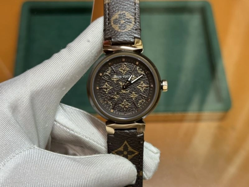 LOUIS VUITTON Watches