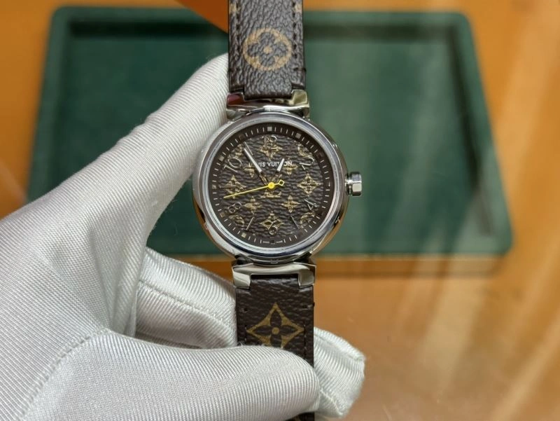 LOUIS VUITTON Watches