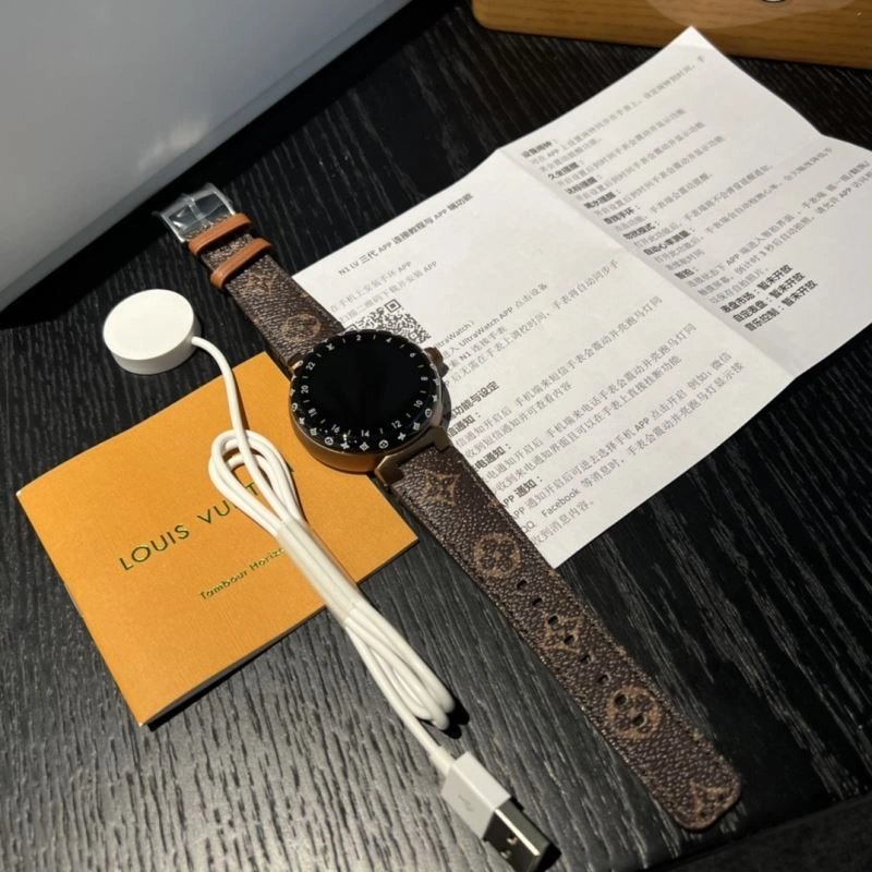 LOUIS VUITTON Watches