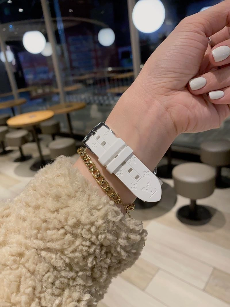 Reasonably priced LOUIS VUITTON Watches
