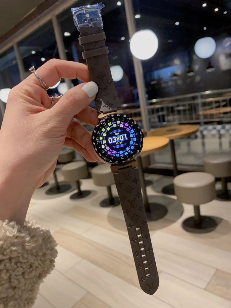LOUIS VUITTON Watches