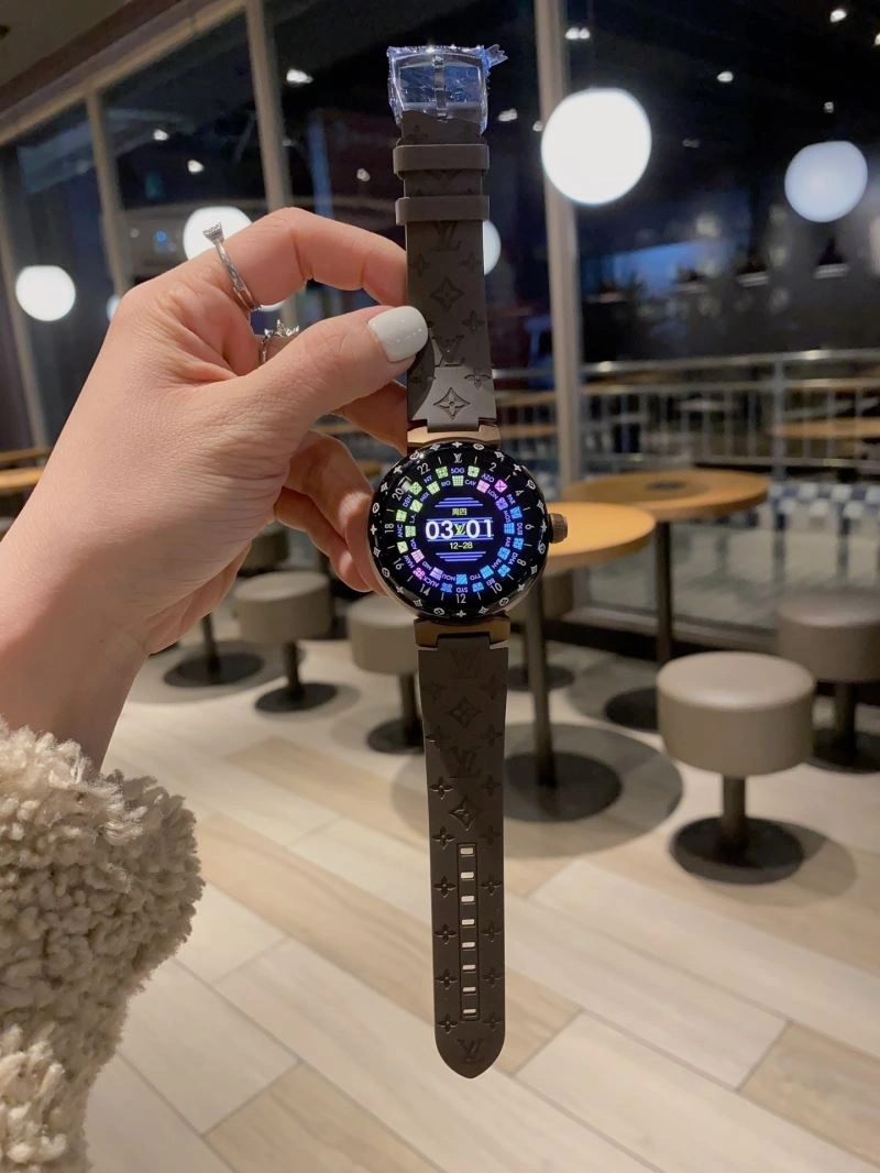 LOUIS VUITTON Watches