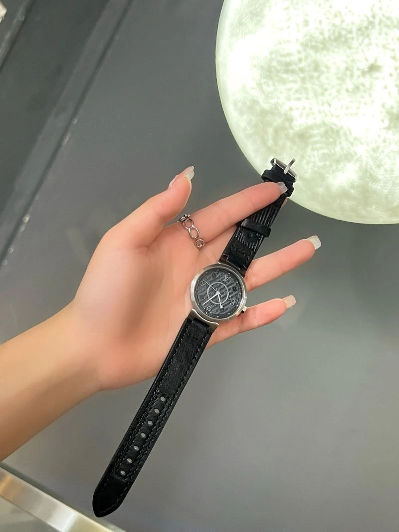 LOUIS VUITTON Watches