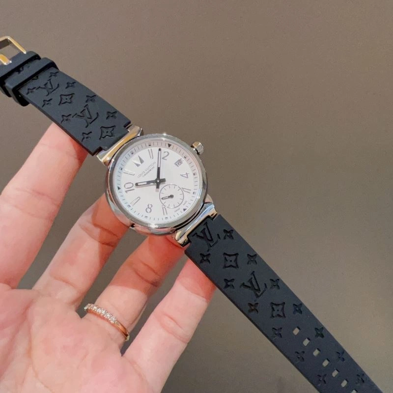 LOUIS VUITTON Watches