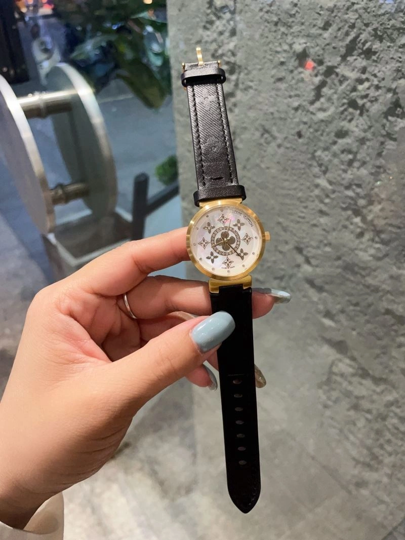 LOUIS VUITTON Watches