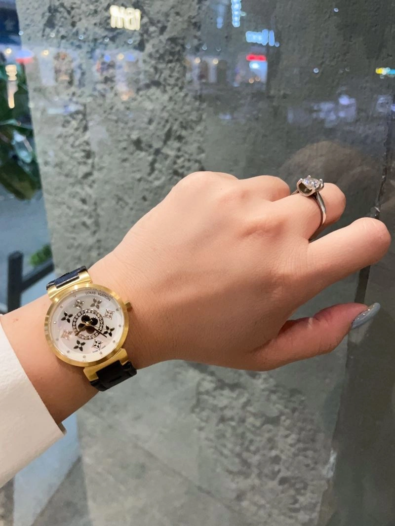 Top mirror LOUIS VUITTON Watches