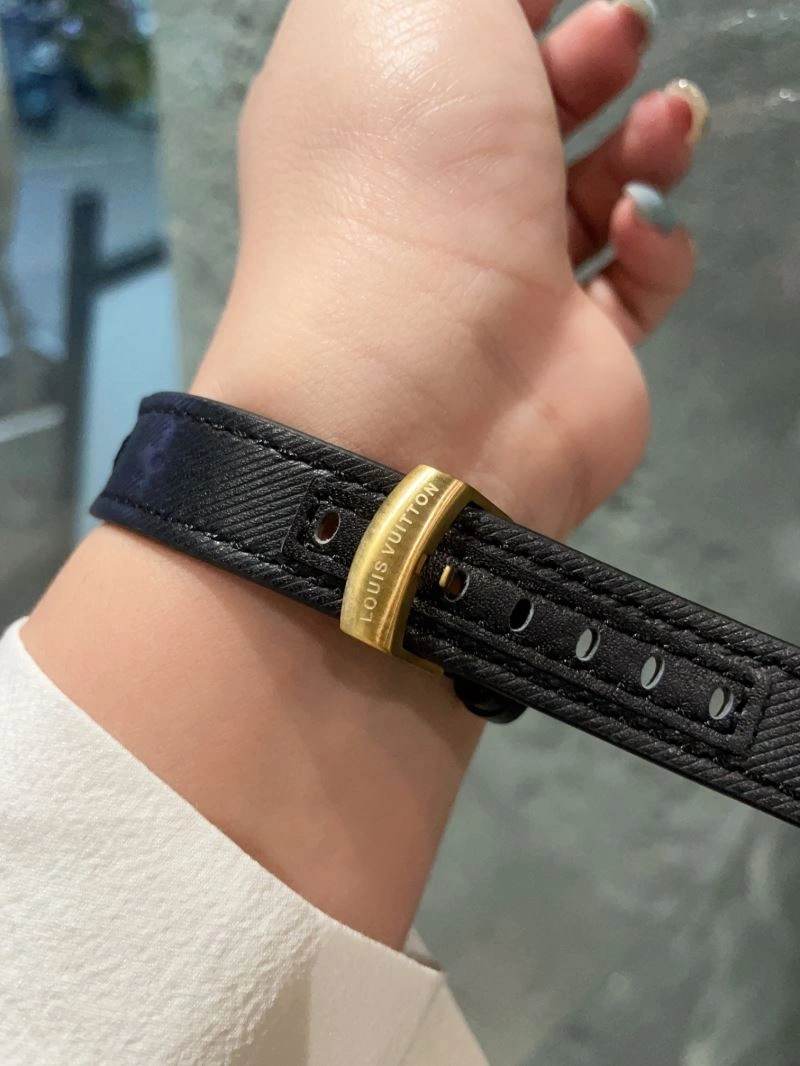 Top mirror LOUIS VUITTON Watches