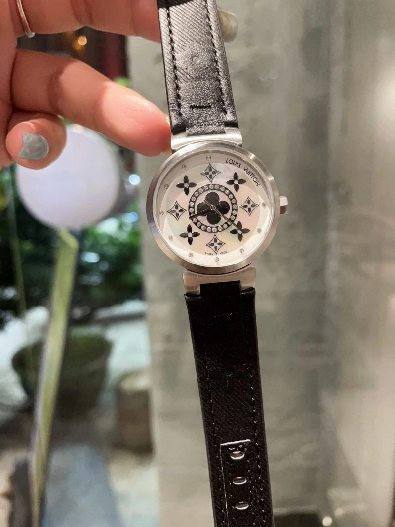 LOUIS VUITTON Watches