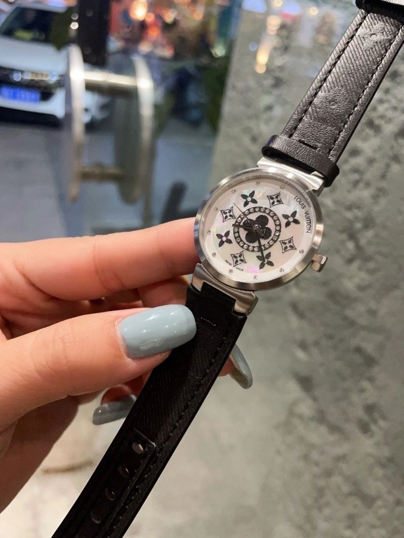 Indistinguishable LOUIS VUITTON Watches