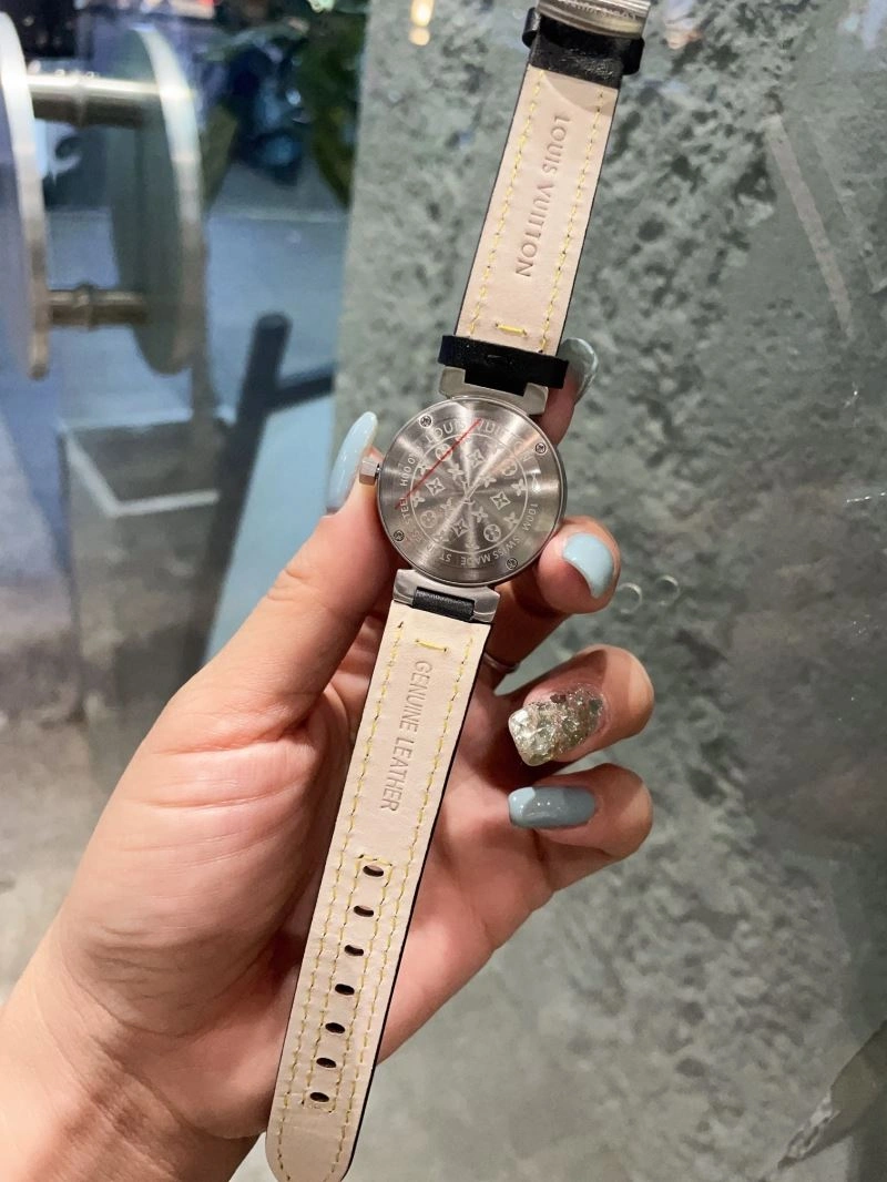Indistinguishable LOUIS VUITTON Watches