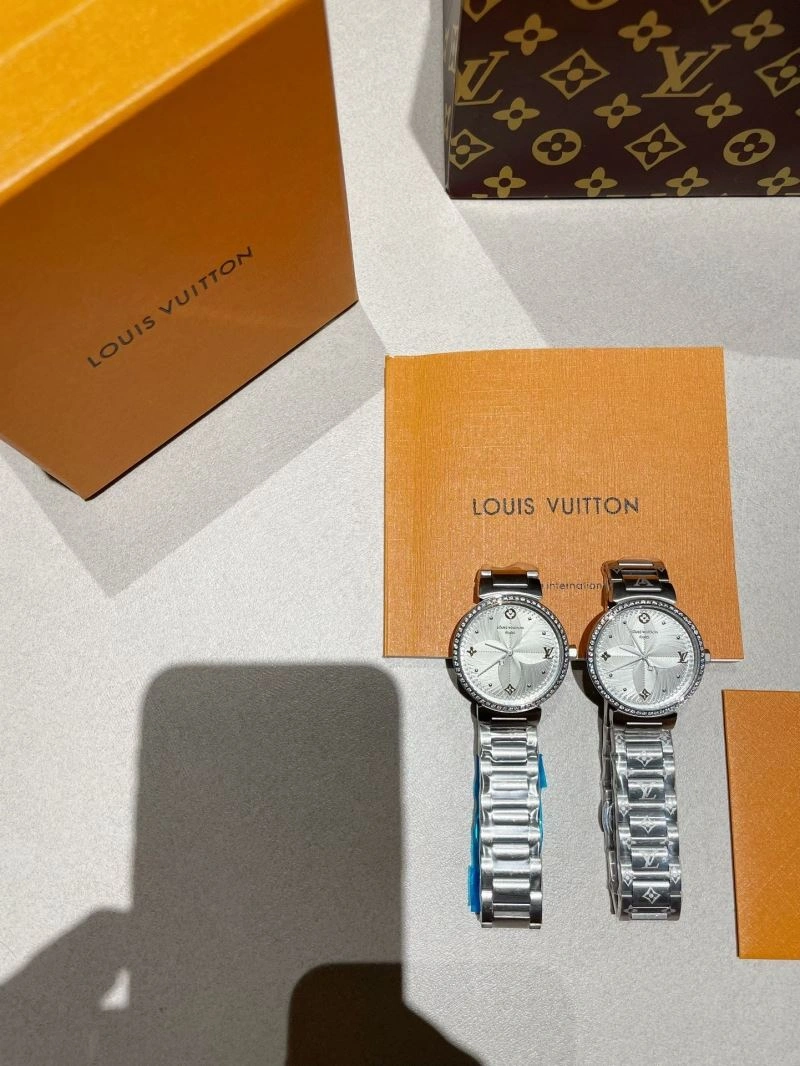LOUIS VUITTON Watches