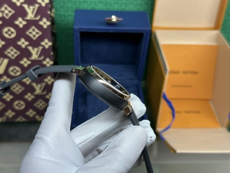 Top mirror LOUIS VUITTON Watches