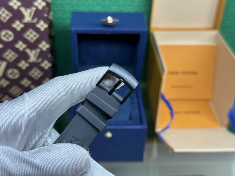 Top mirror LOUIS VUITTON Watches