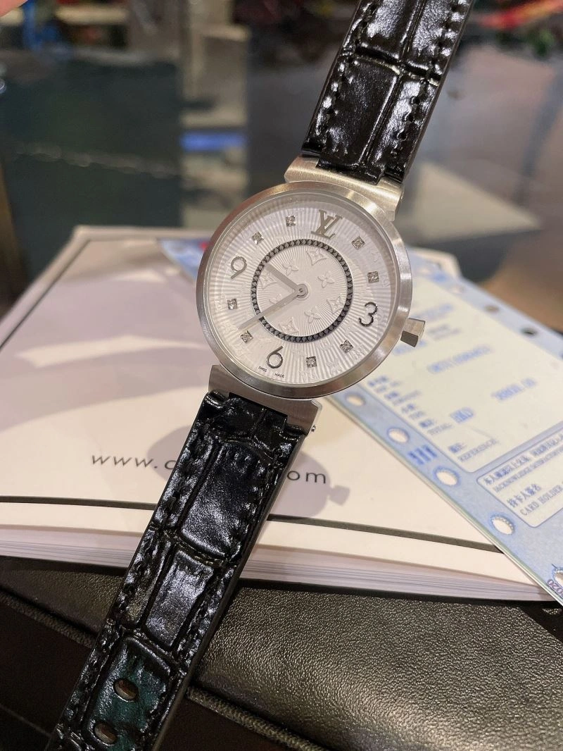 LOUIS VUITTON Watches