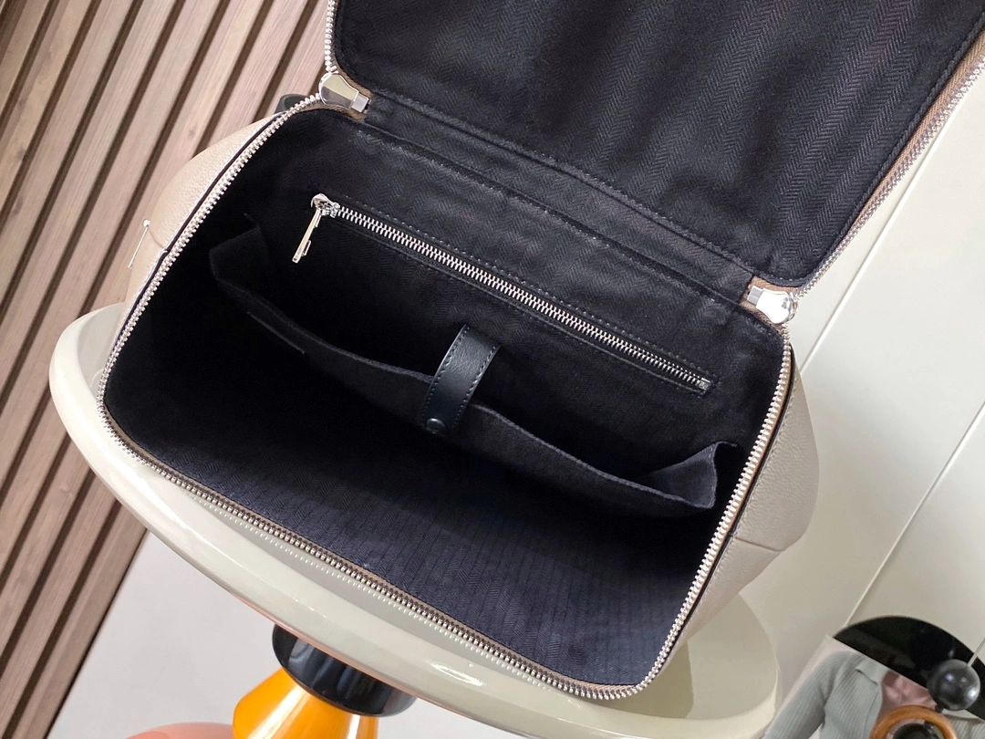 Accurate model Loewe Backpacks
