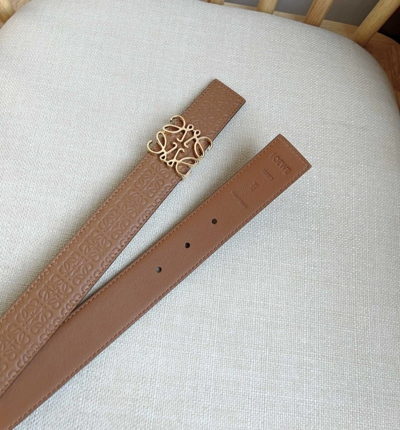 Accurate model Loewe Belts