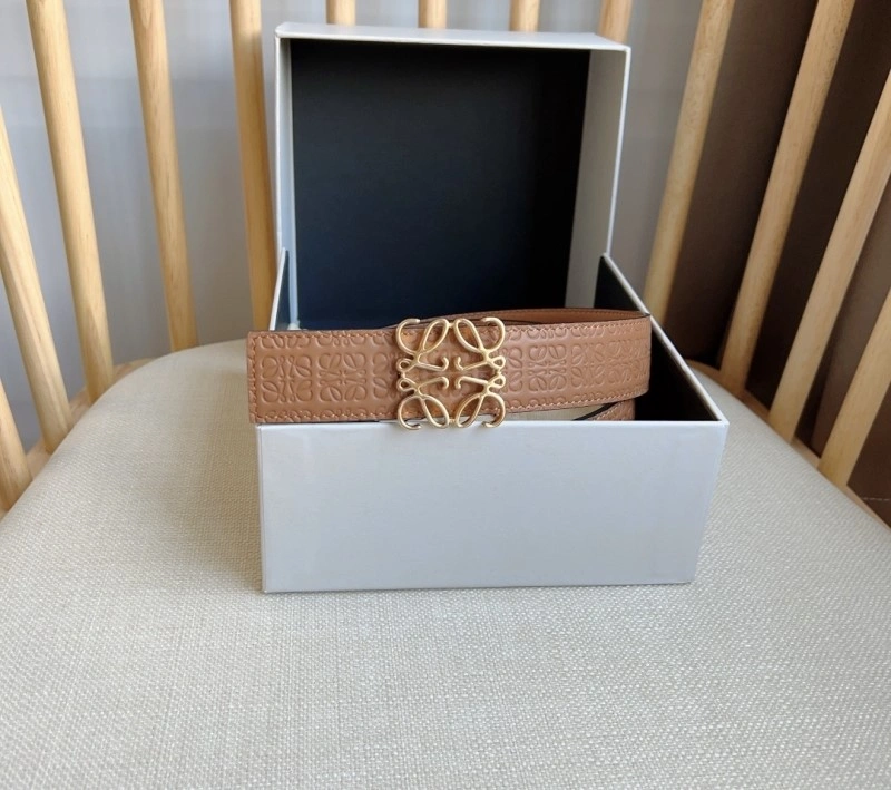 Accurate model Loewe Belts