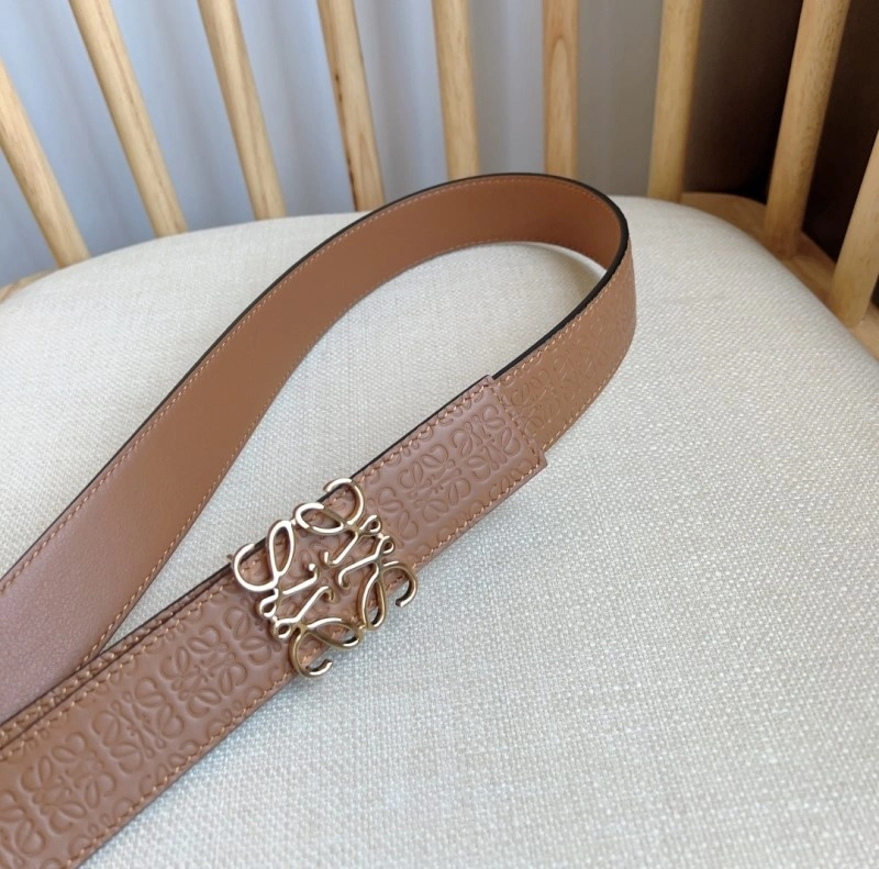 Accurate model Loewe Belts