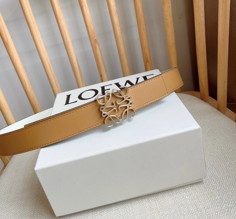 Cut-rate Loewe Belts