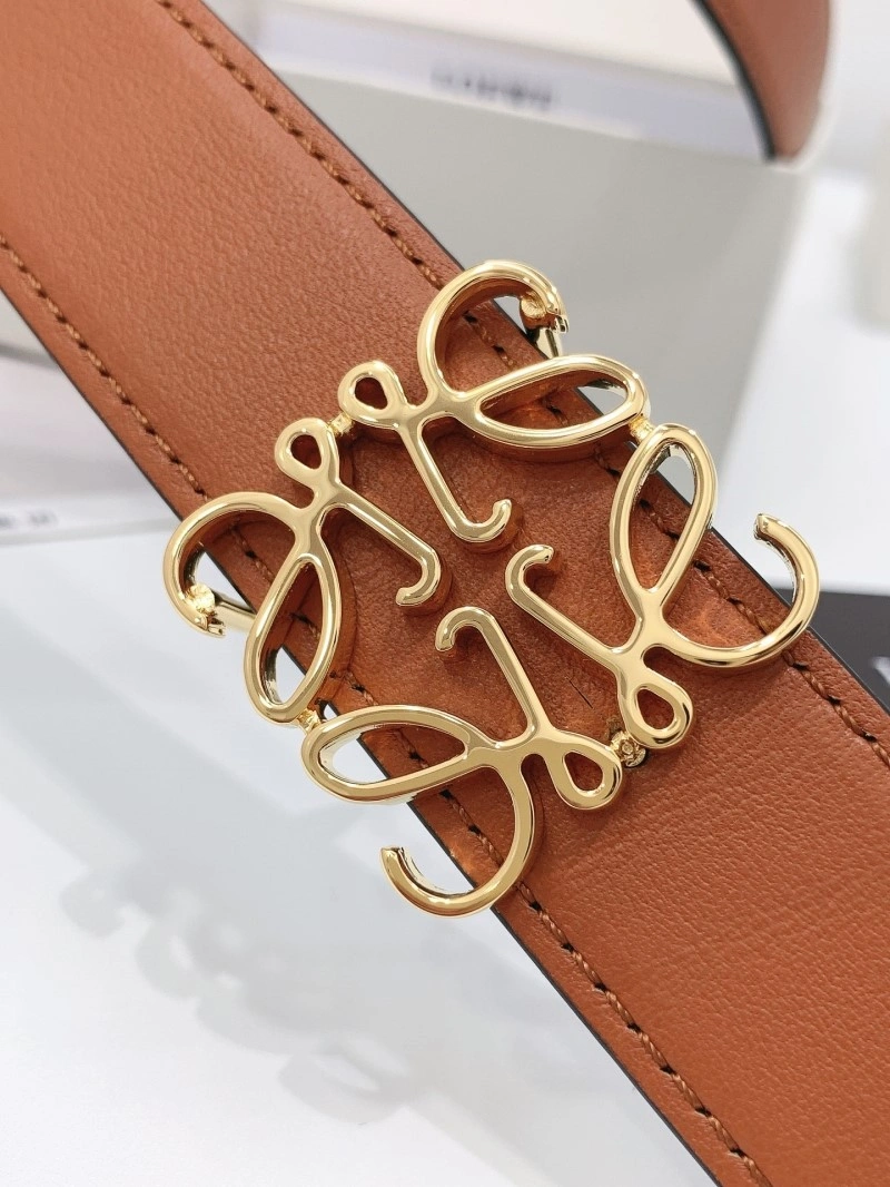 Accurate model Loewe Belts