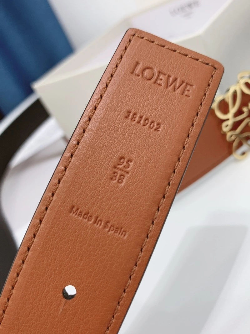 Accurate model Loewe Belts