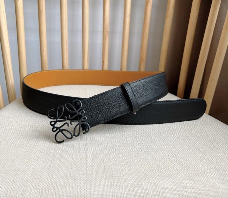 Accurate model Loewe Belts