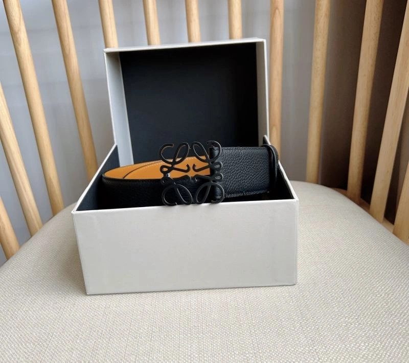 Accurate model Loewe Belts