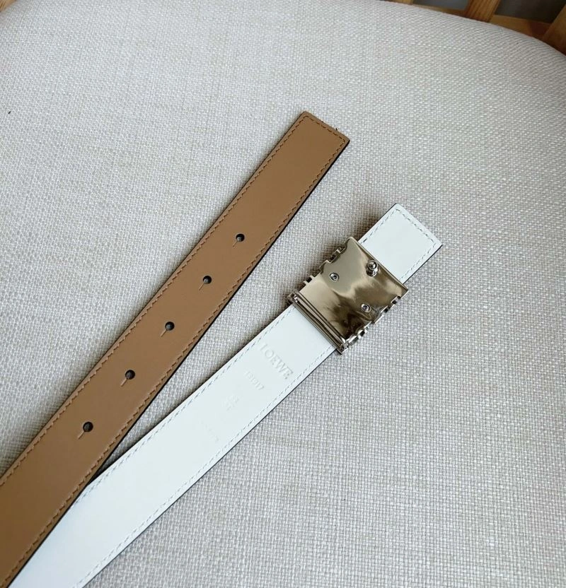 Accurate model Loewe Belts