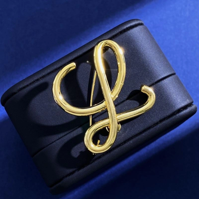 Precise copy Loewe Brooches