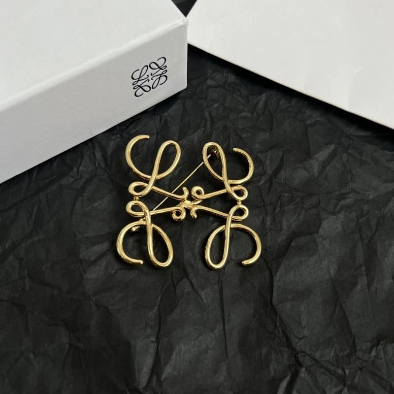 High fidelity Loewe Brooches