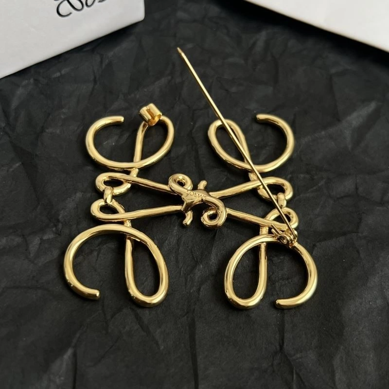 High fidelity Loewe Brooches