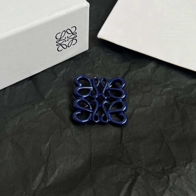 Factory-made Loewe Brooches