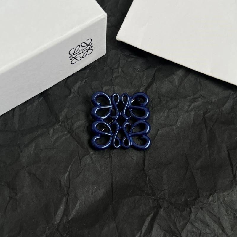 Factory-made Loewe Brooches