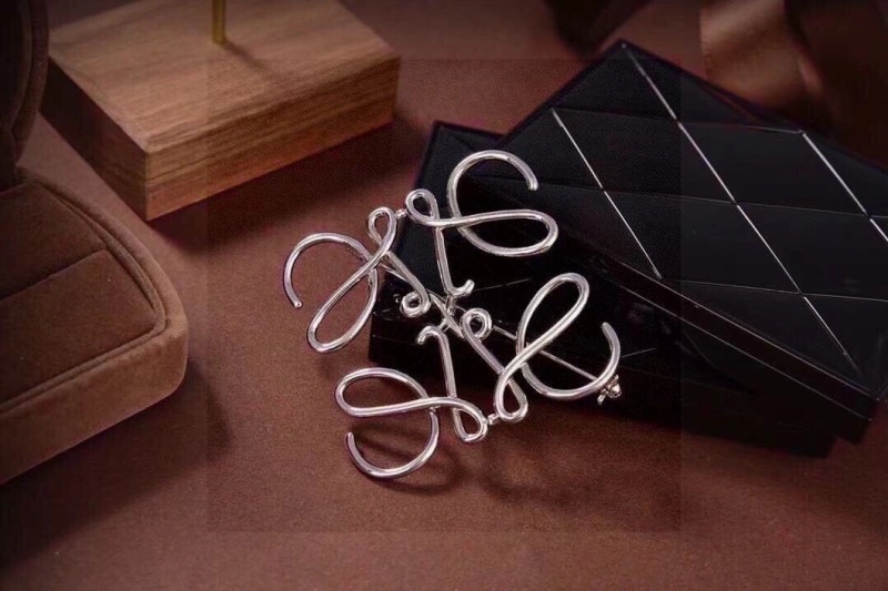 Official Loewe Brooches