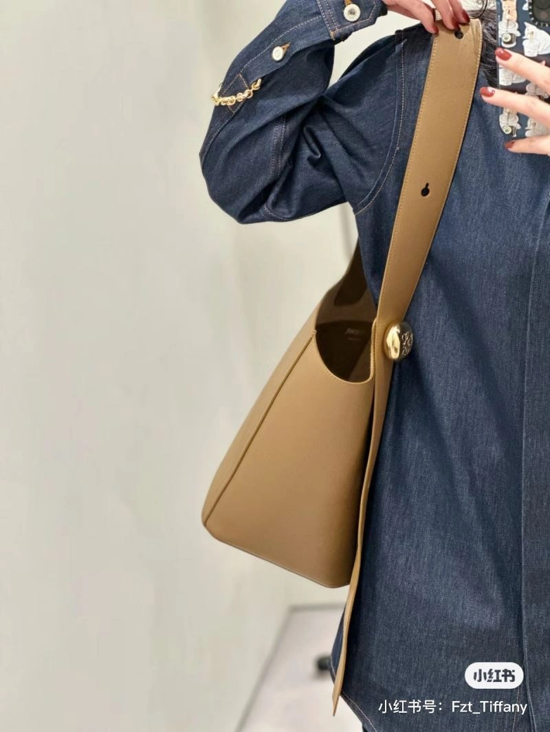 Bargain Loewe Bucket Bags