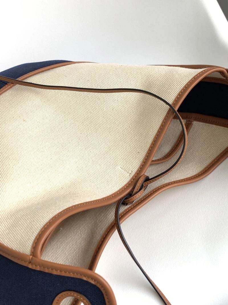 Low-cost Loewe Bucket Bags