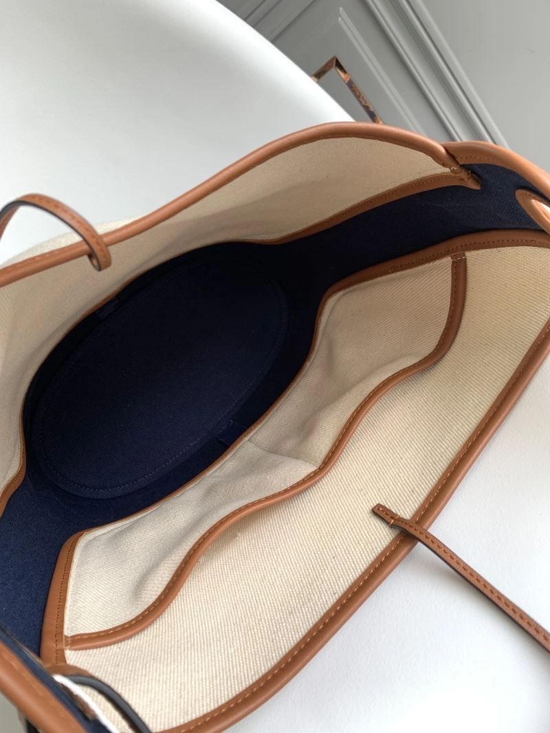 Low-cost Loewe Bucket Bags