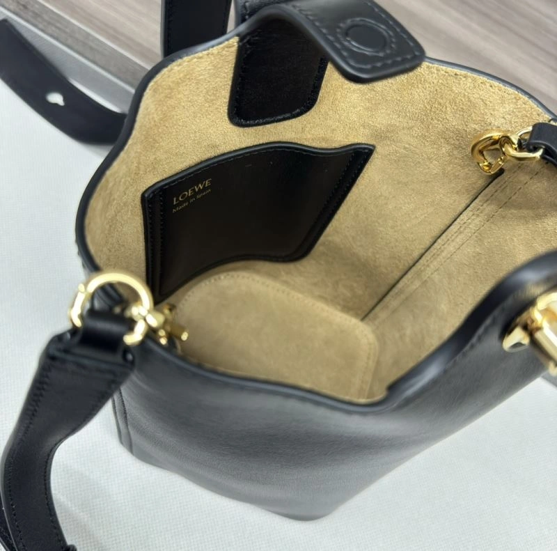 Low-cost Loewe Bucket Bags