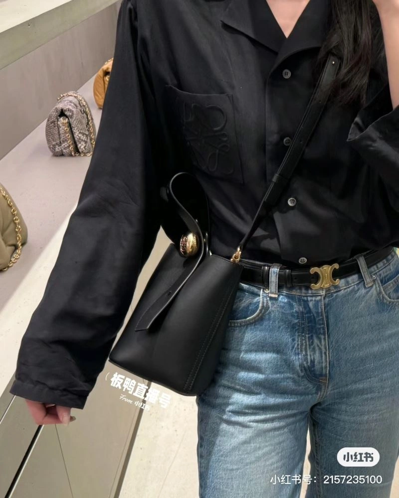 Low-cost Loewe Bucket Bags
