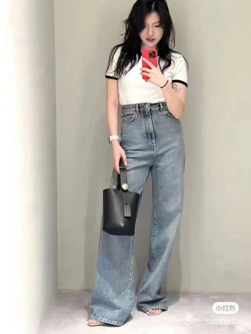 Low-cost Loewe Bucket Bags