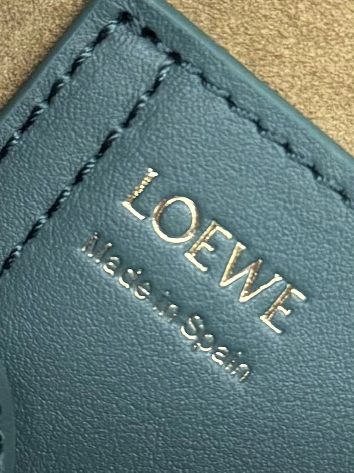 Top mirror Loewe Bucket Bags