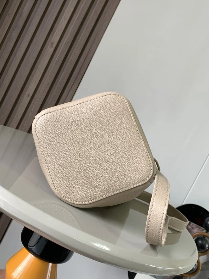 Low-cost Loewe Bucket Bags