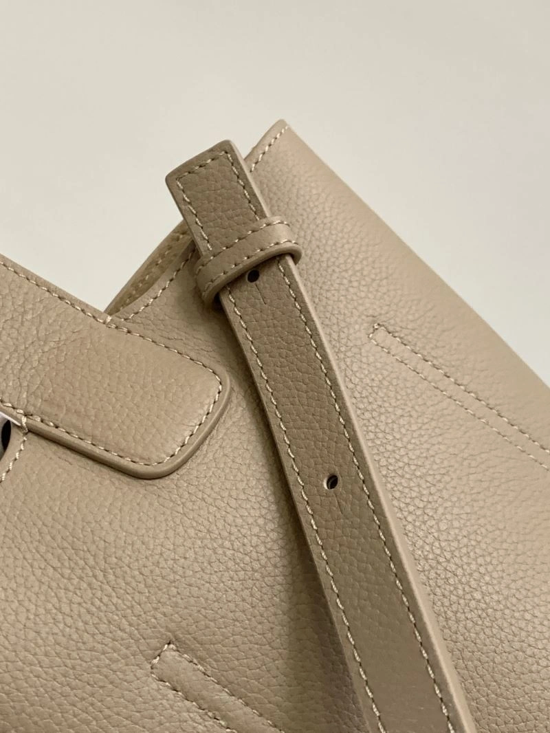 Low-cost Loewe Bucket Bags