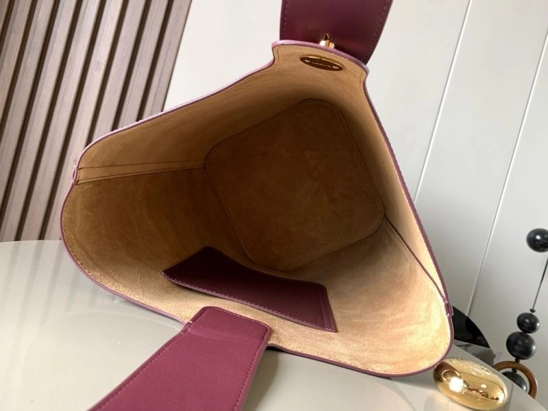 Top mirror Loewe Bucket Bags