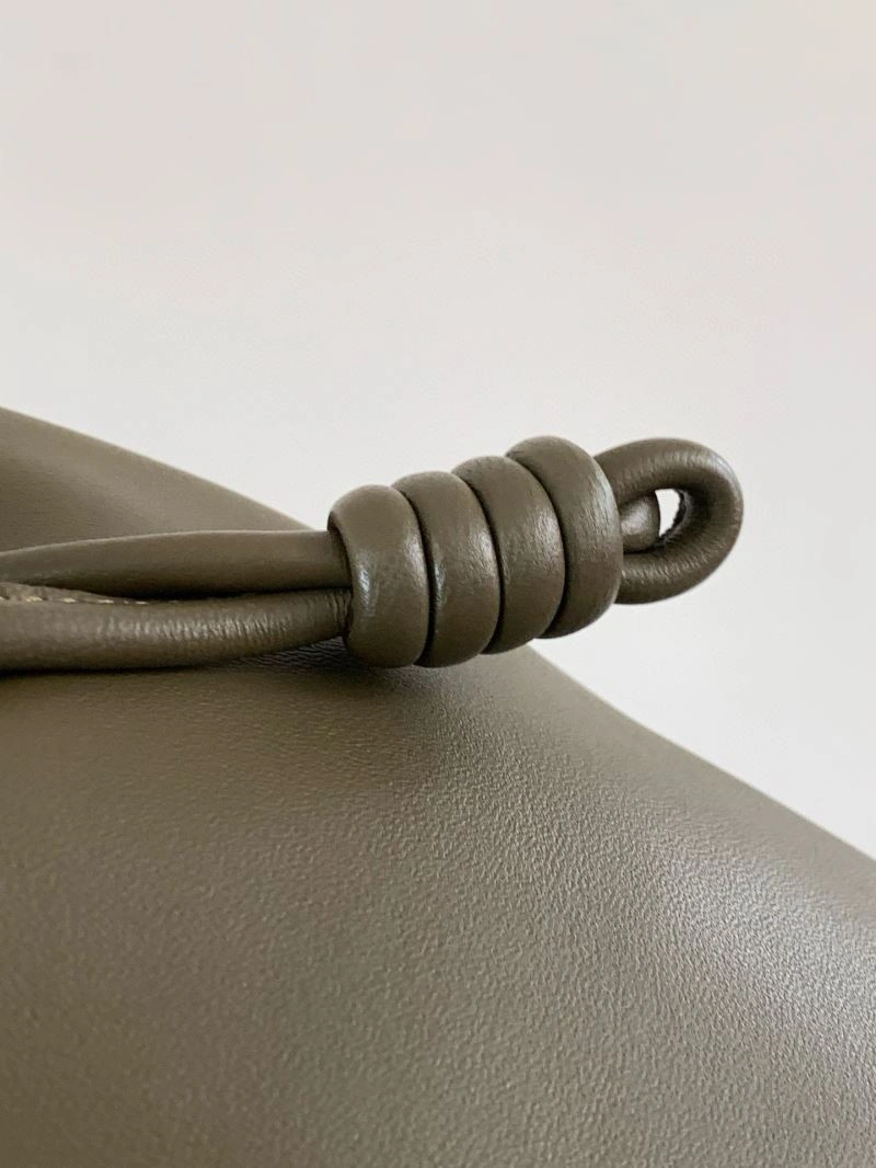 Low-cost Loewe Bucket Bags