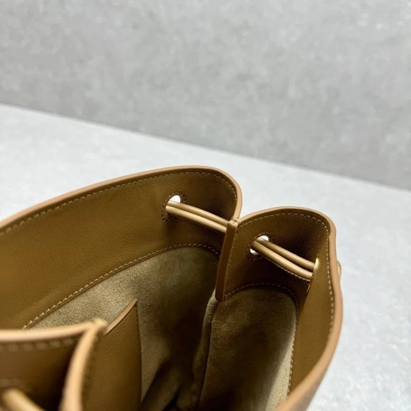 Top mirror Loewe Bucket Bags