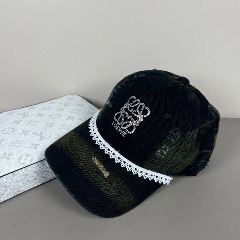 Loewe Caps