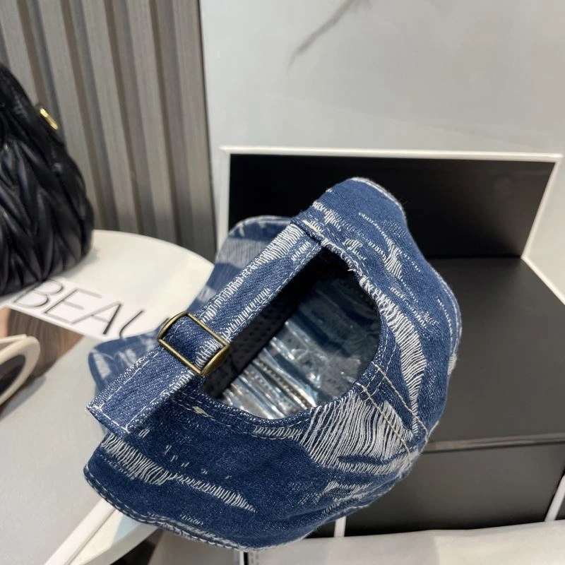Top match Loewe Caps