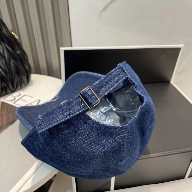 Exact replica Loewe Caps